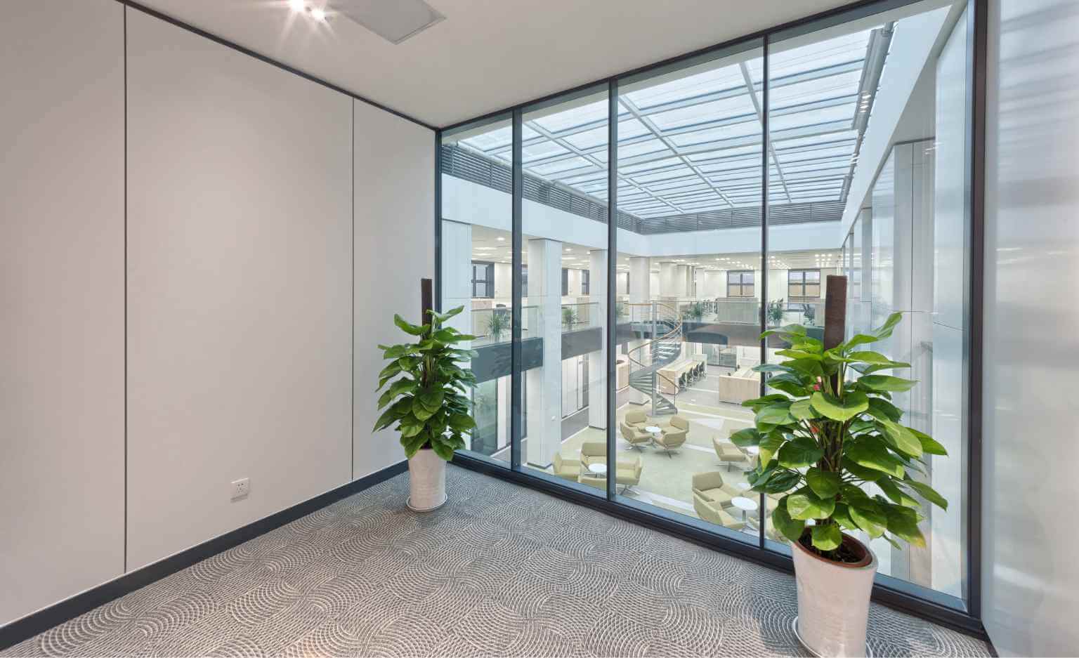 COMMERCIAL INTERIOR